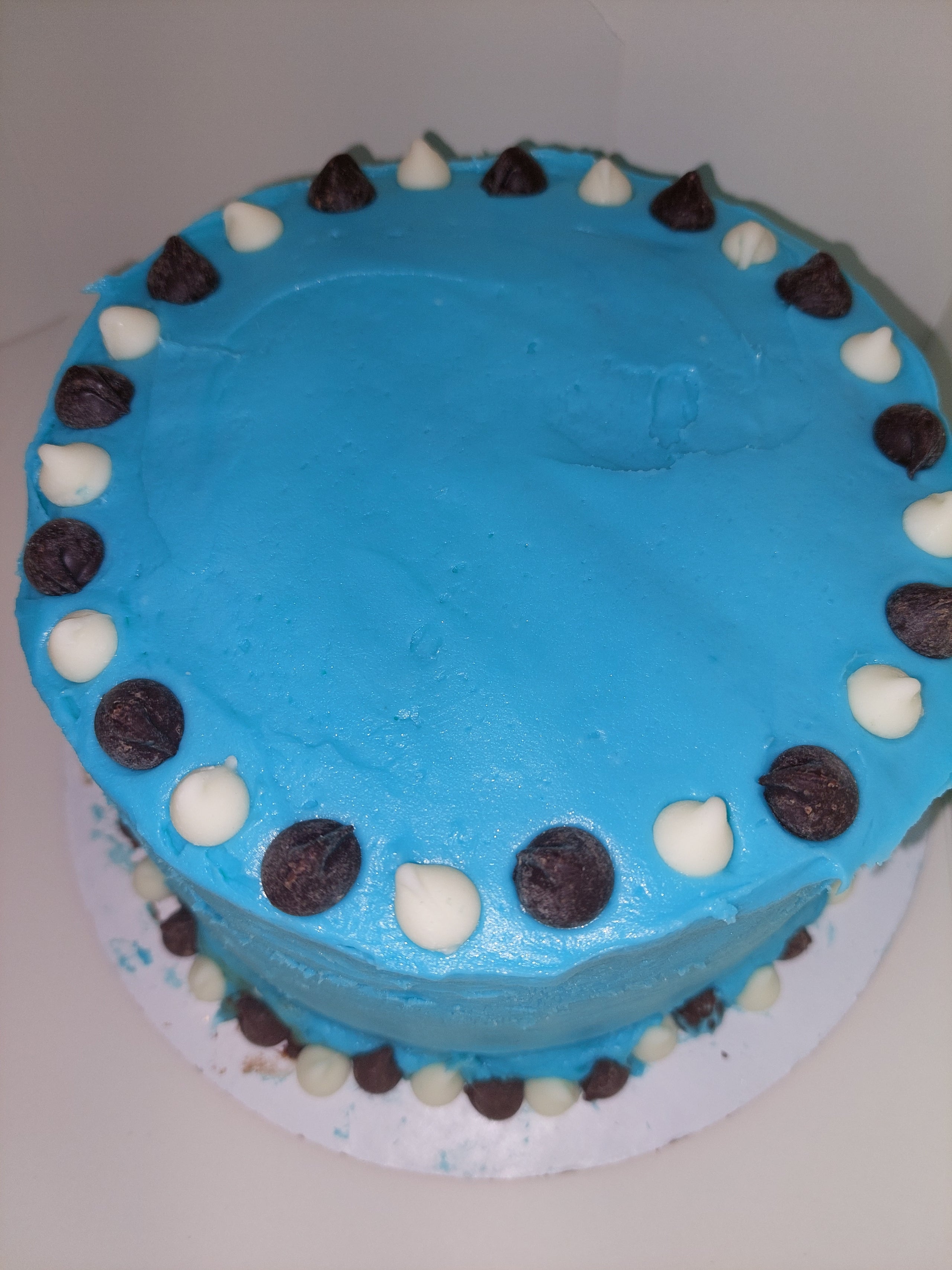 5.5" Round, 2-Layer Cake | Honey Bunch Bake Shop